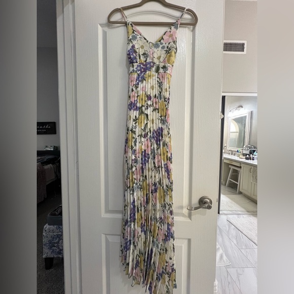 Jessica Simpson | Dresses | Jessica Simpson White And Blue Pleated Maxi ...